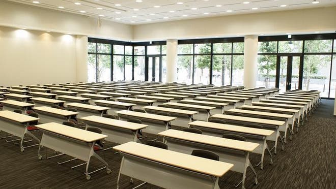 【ベルサール飯田橋駅前】HALL全体の写真1