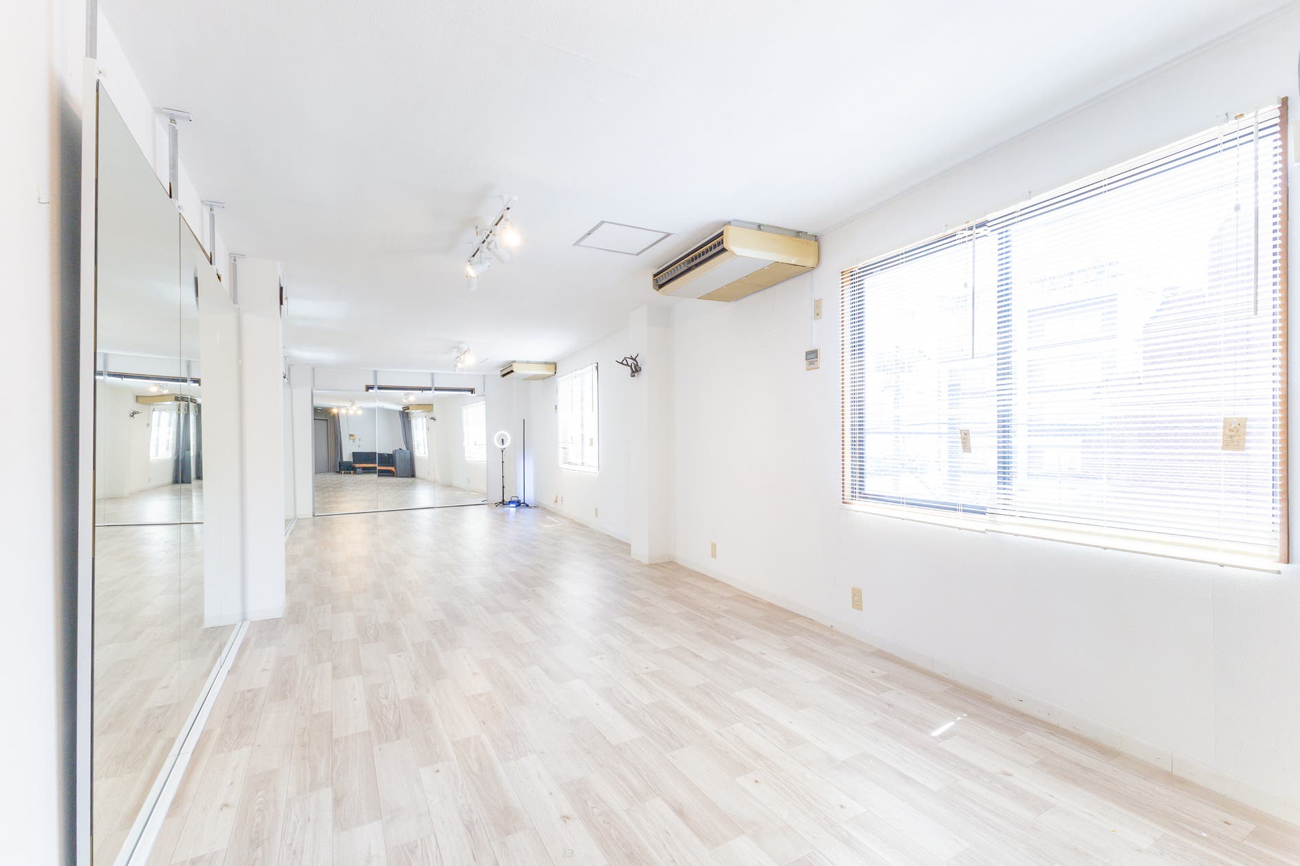 オープニングセール開催中！高田馬場駅徒歩5分、60平米、鏡2面、高さ2ｍ、幅10m以上のスタジオで快適な環境で表現を楽しもう。の写真26