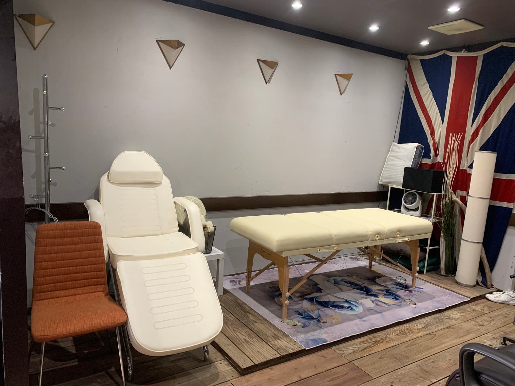 駅近2路線徒歩5分圏内、アットホームな美容室設備付き、マッサージベッド、カフェカウンター付きレンタルサロン‼︎の写真18