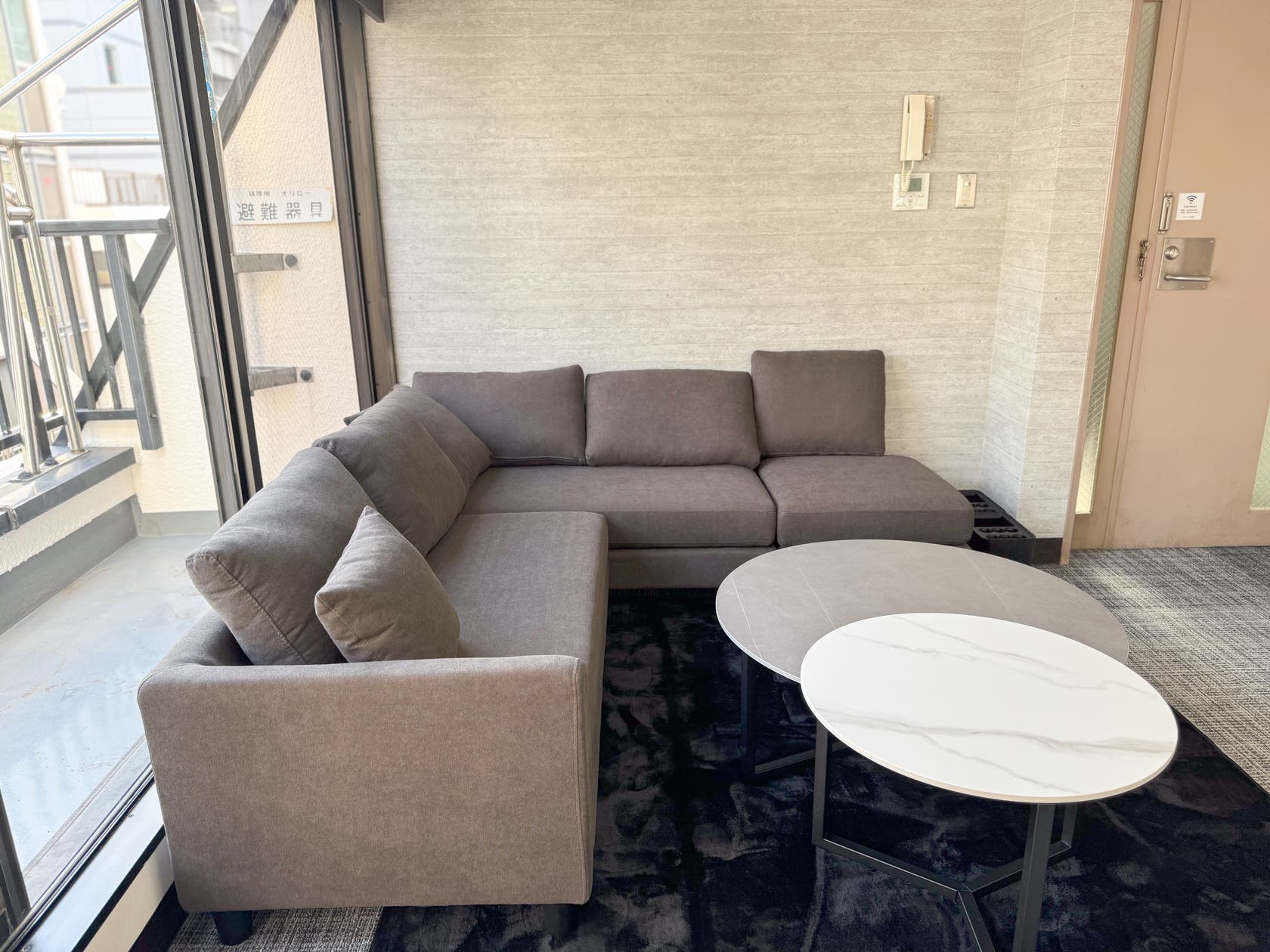 浜松町駅徒歩4分｜最大31名｜セミナー、懇親会、ゲーム、推し活、撮影、休憩室の利用に最適！ワンコイン会議室 大門・浜松町の写真6