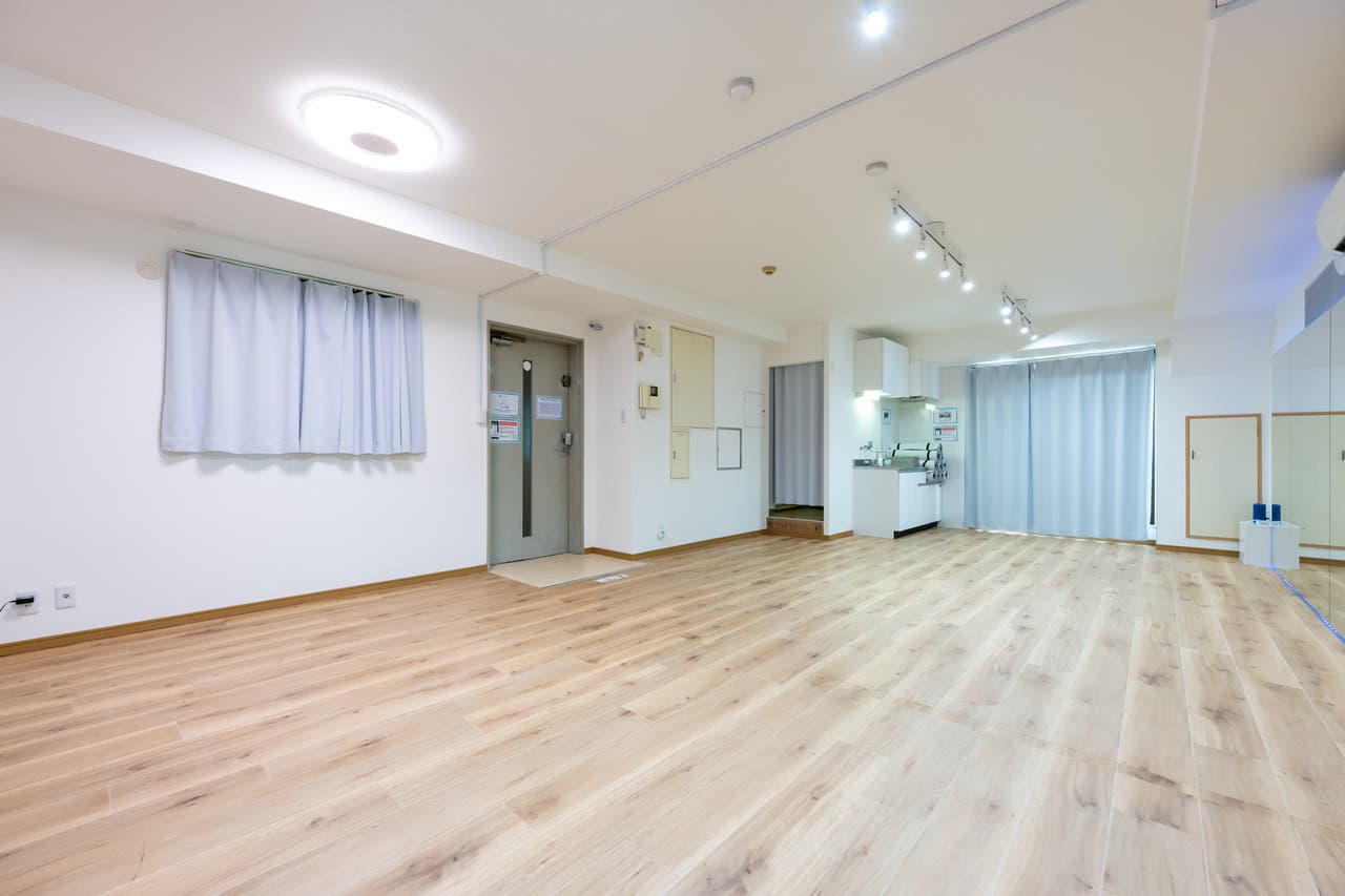 広々52㎡✨16~17人踊れるフルリフォーム済み超綺麗なスタジオ💃ヨガマット完備でレッスンにも最適✨の写真6