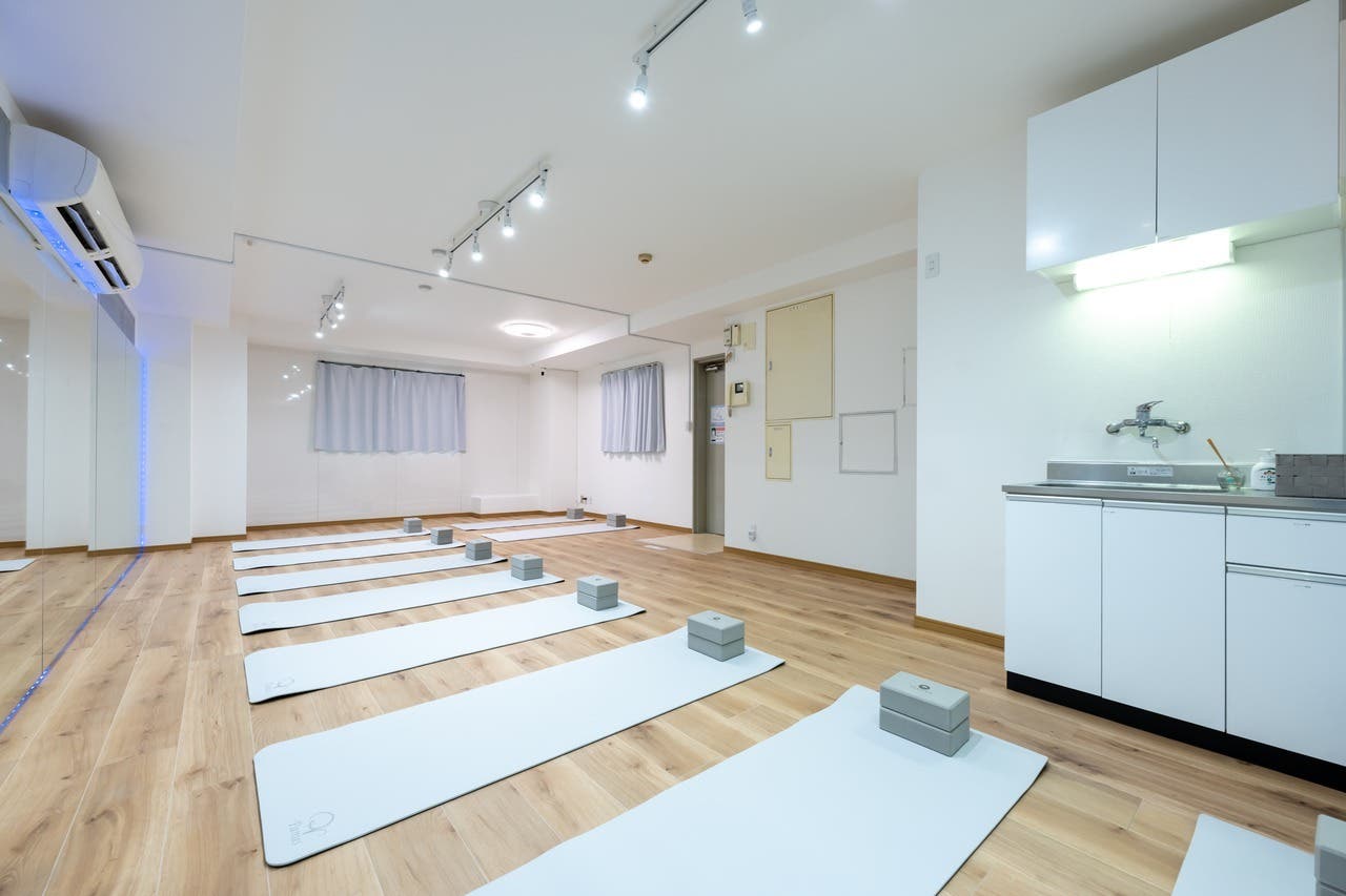 広々52㎡✨16~17人踊れるフルリフォーム済み超綺麗なスタジオ💃ヨガマット完備でレッスンにも最適✨の写真12