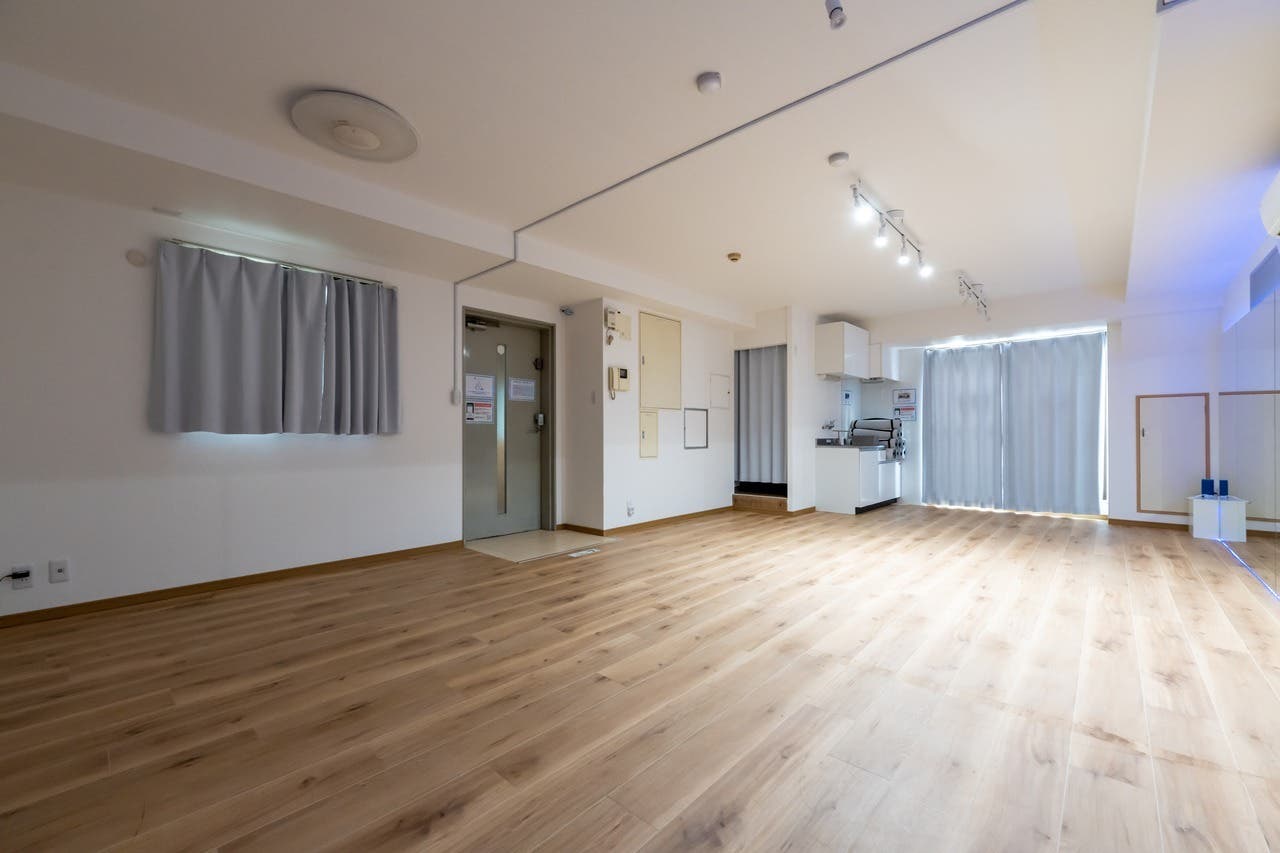 広々52㎡✨16~17人踊れるフルリフォーム済み超綺麗なスタジオ💃ヨガマット完備でレッスンにも最適✨の写真17