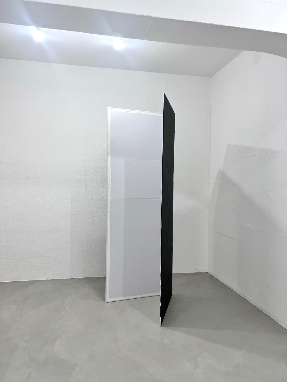 撮影機材無料&広いスペース 3面Rの本格白ホリゾント【N1スタジオ】神楽坂に天高3.5m/80㎡ モルタル床あり&レトロな倉庫の写真12