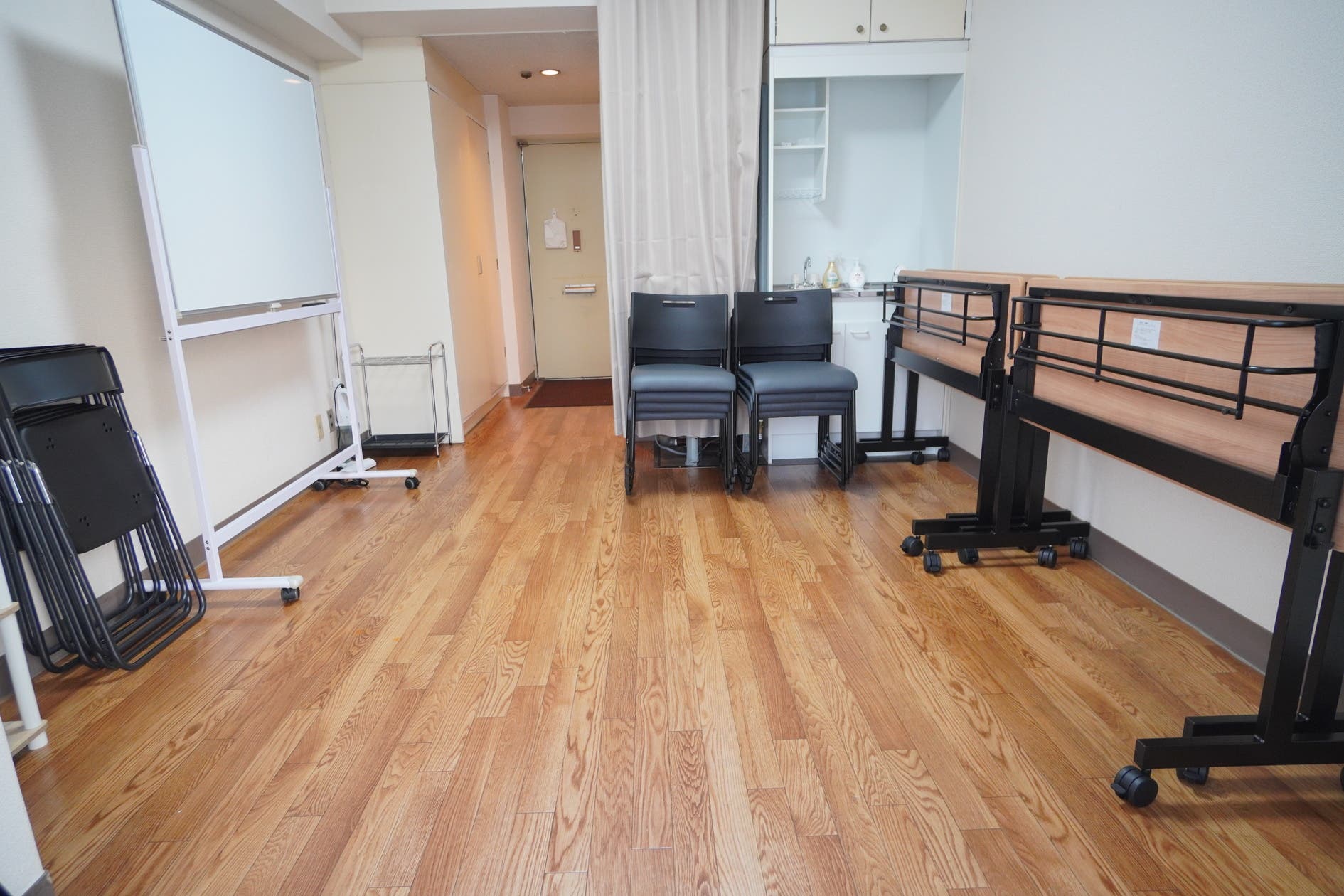 ＜栄ミーティングポイント＞サカエチカ徒歩5分🚃Wi-Fi📶プロジェクター🎥会議/セミナー/Zoom/ボドゲ/撮影の写真12