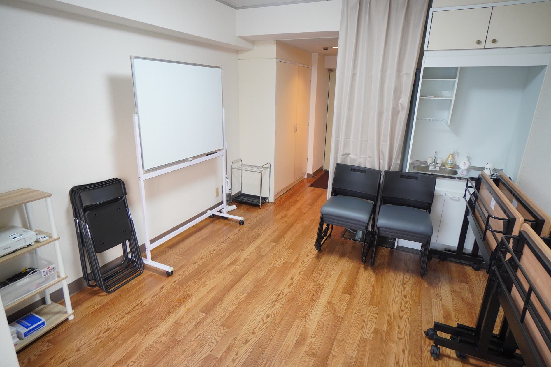 ＜栄ミーティングポイント＞サカエチカ徒歩5分🚃Wi-Fi📶プロジェクター🎥会議/セミナー/Zoom/ボドゲ/撮影の写真13