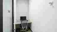 【部屋番号R09】急なWEB会議に対応できる一人用完全個室の写真2