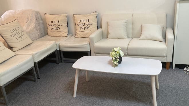 広島レンタルスペース ✨1名~8名迄・大型TV・wifi✨女子会・オフ会・打合せ・オンライン・推し活・セミナー・勉強読書・飲食可の写真3