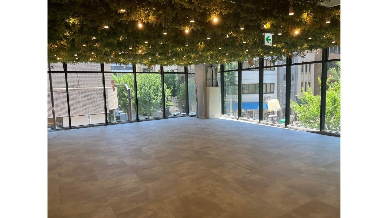 🌟研修・ポップアップストア・パーティー・鑑賞会何でもあり🌟銀座一等地｜駅から徒歩3分！最大100名収容可能なイベントスペースの写真4