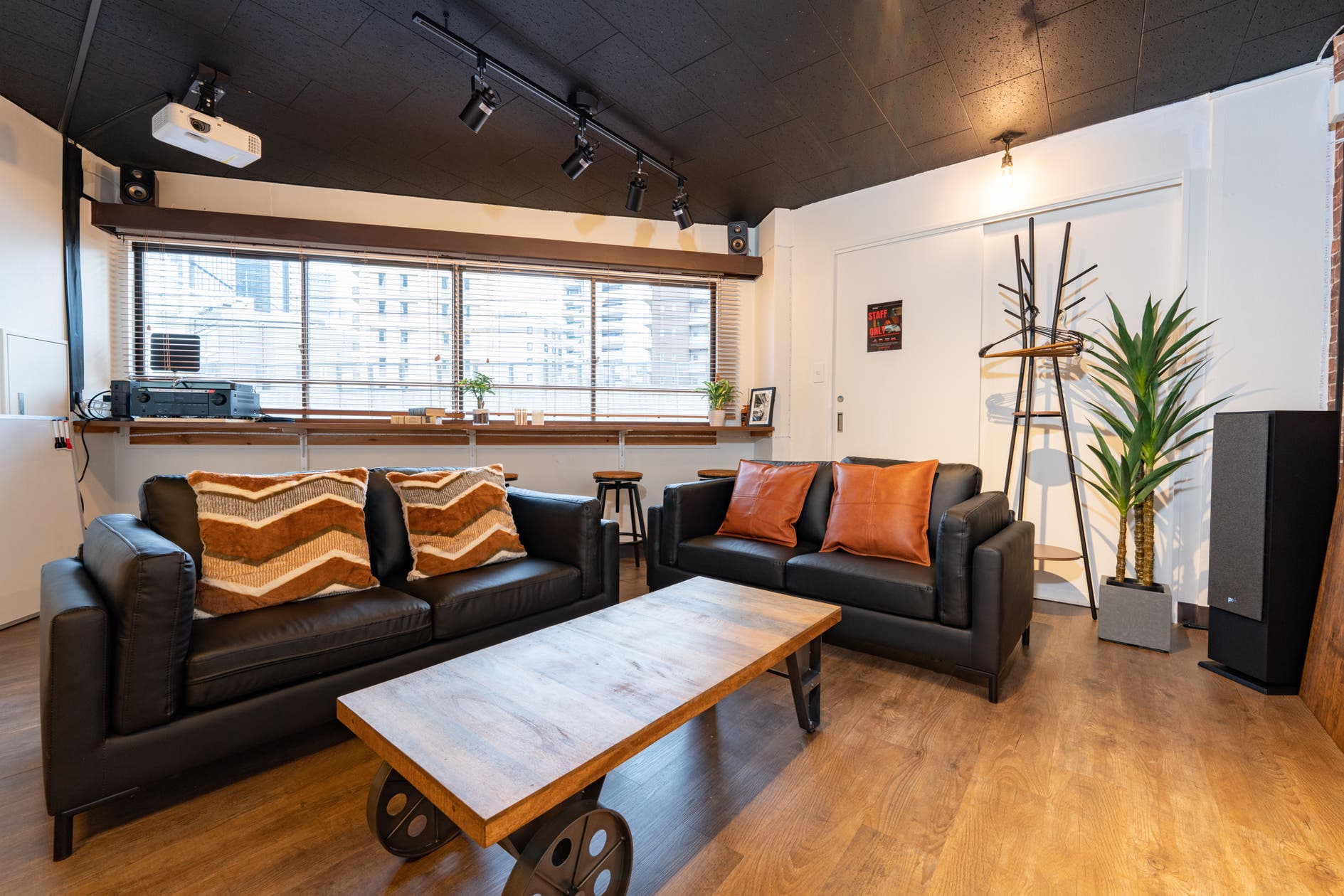 🎄クリスマス＆忘年会ならここ🥂🍿神田駅1分｜本格シネマ🎬120スクリーン＆4.1chサラウンド🔊最大10名[28]の写真10