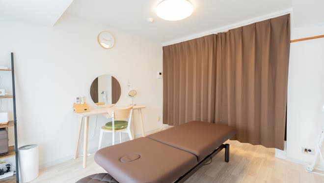 【大塚駅1分】池袋駅から1駅|完全個室のプライベートサロン✨木目基調とした良質空間🌿の写真5