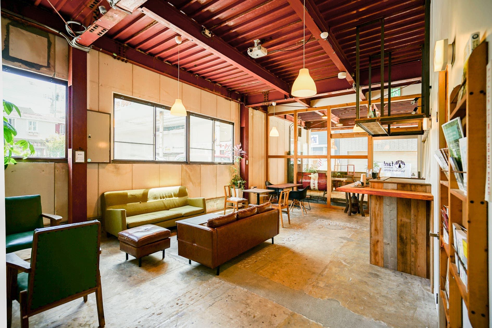 🏠冷暖房完備の広々スペース☕ソファ・テーブル・椅子16 名分🪑の画像4