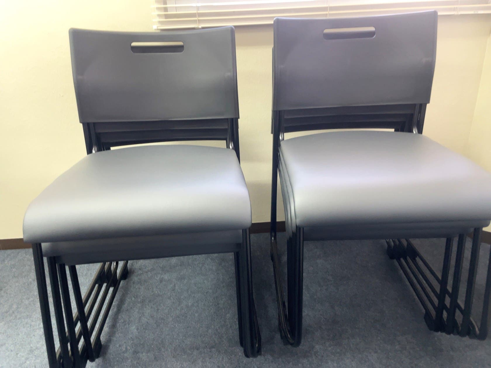 会議用椅子の画像1