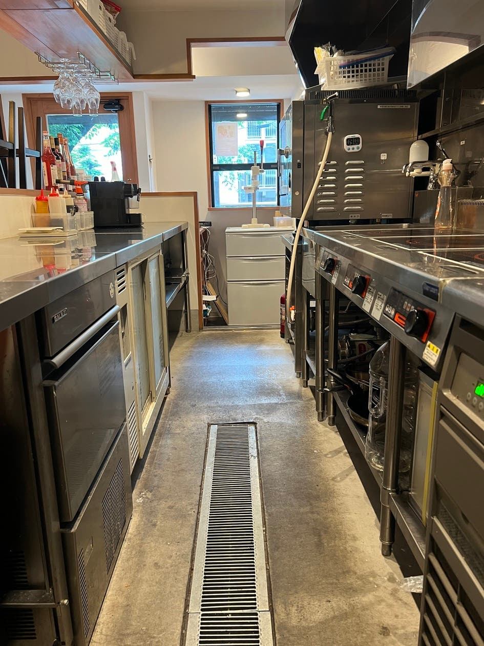 【目黒川沿い中目黒駅徒歩3分】清潔快適なキッチン・テイクアウト窓口付スペース（イベント/POPUPストア/パーティー）の写真2