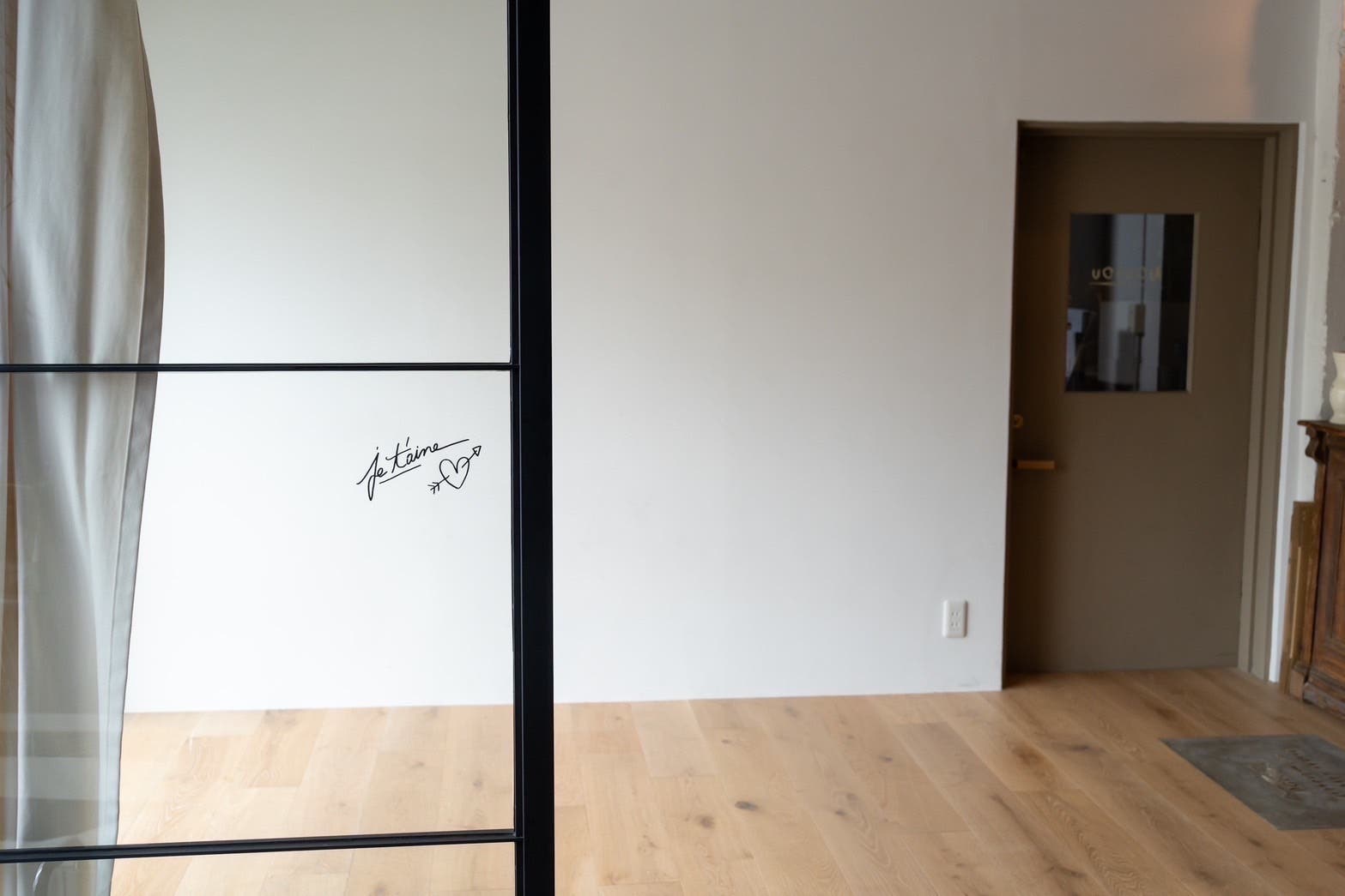 元町駅から徒歩５分の自然光が入るオシャレ空間の写真6