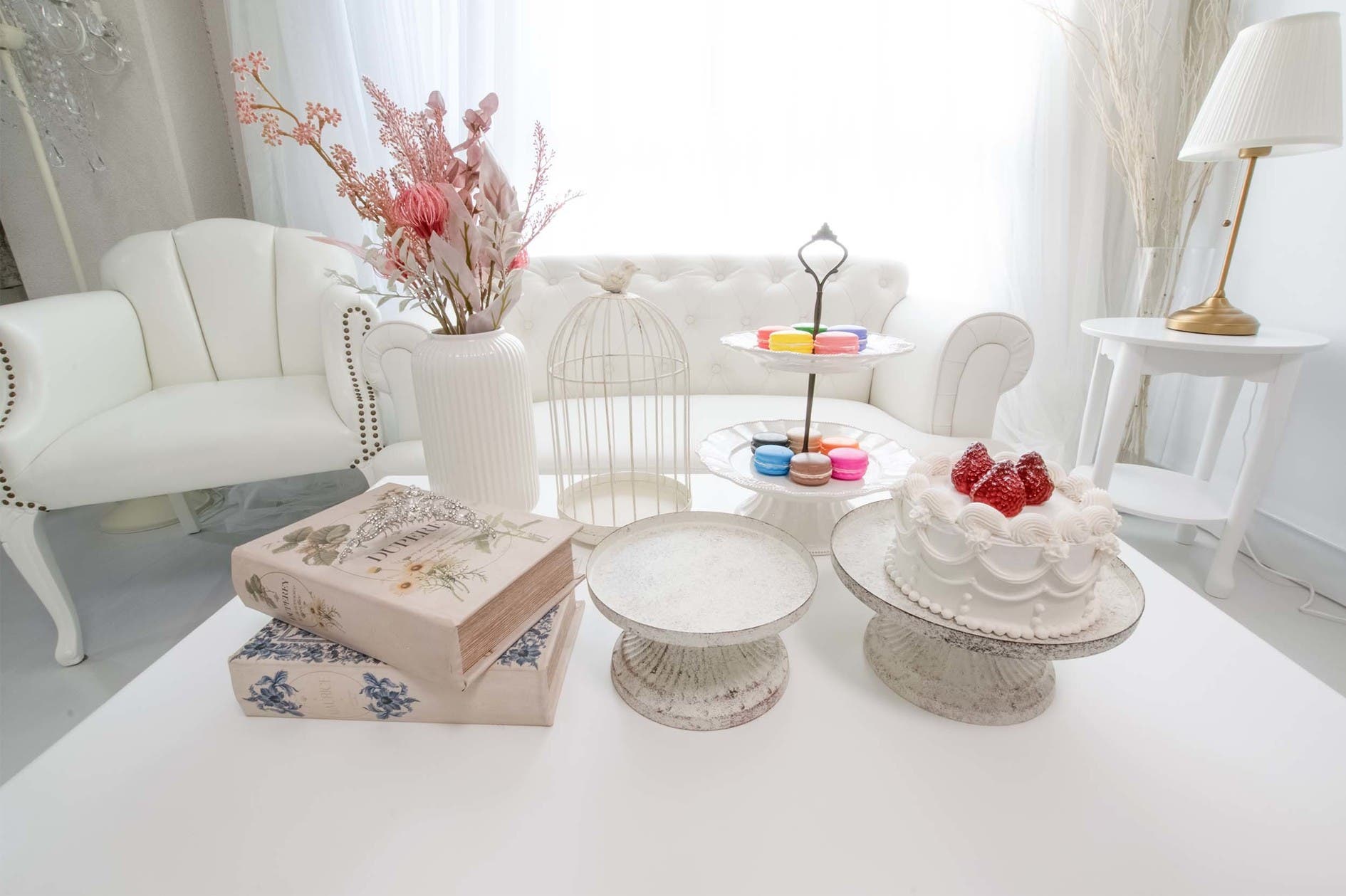 🎂ケーキ🍬マカロン👑ティアラ　他テーブル小物の画像1