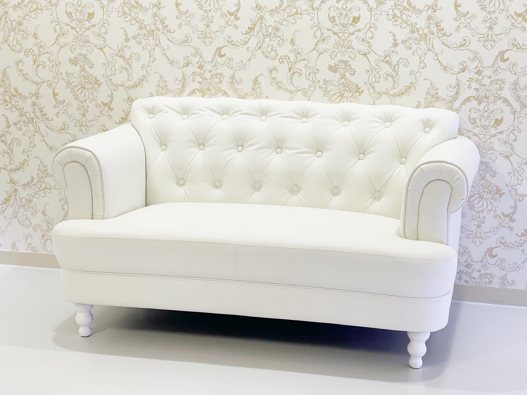 白テーブル＆白ソファーの画像2