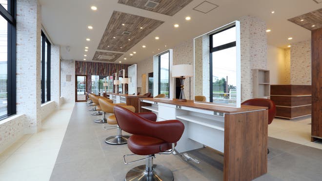 【EARTH 佐賀鳥栖店】カットオープン席★大型サロンに併設されたレンタルサロン✂︎フリーランス/個人練習/美容業に最適♪の写真1