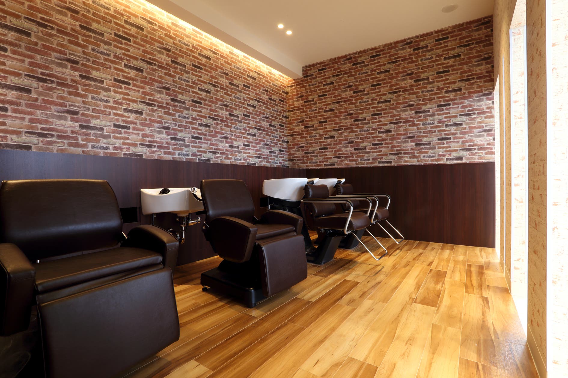 【EARTH 佐賀鳥栖店】カットオープン席★大型サロンに併設されたレンタルサロン✂︎フリーランス/個人練習/美容業に最適♪の写真4