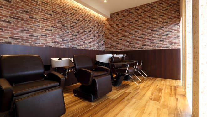 【EARTH 佐賀鳥栖店】カットオープン席★大型サロンに併設されたレンタルサロン✂︎フリーランス/個人練習/美容業に最適♪の写真4