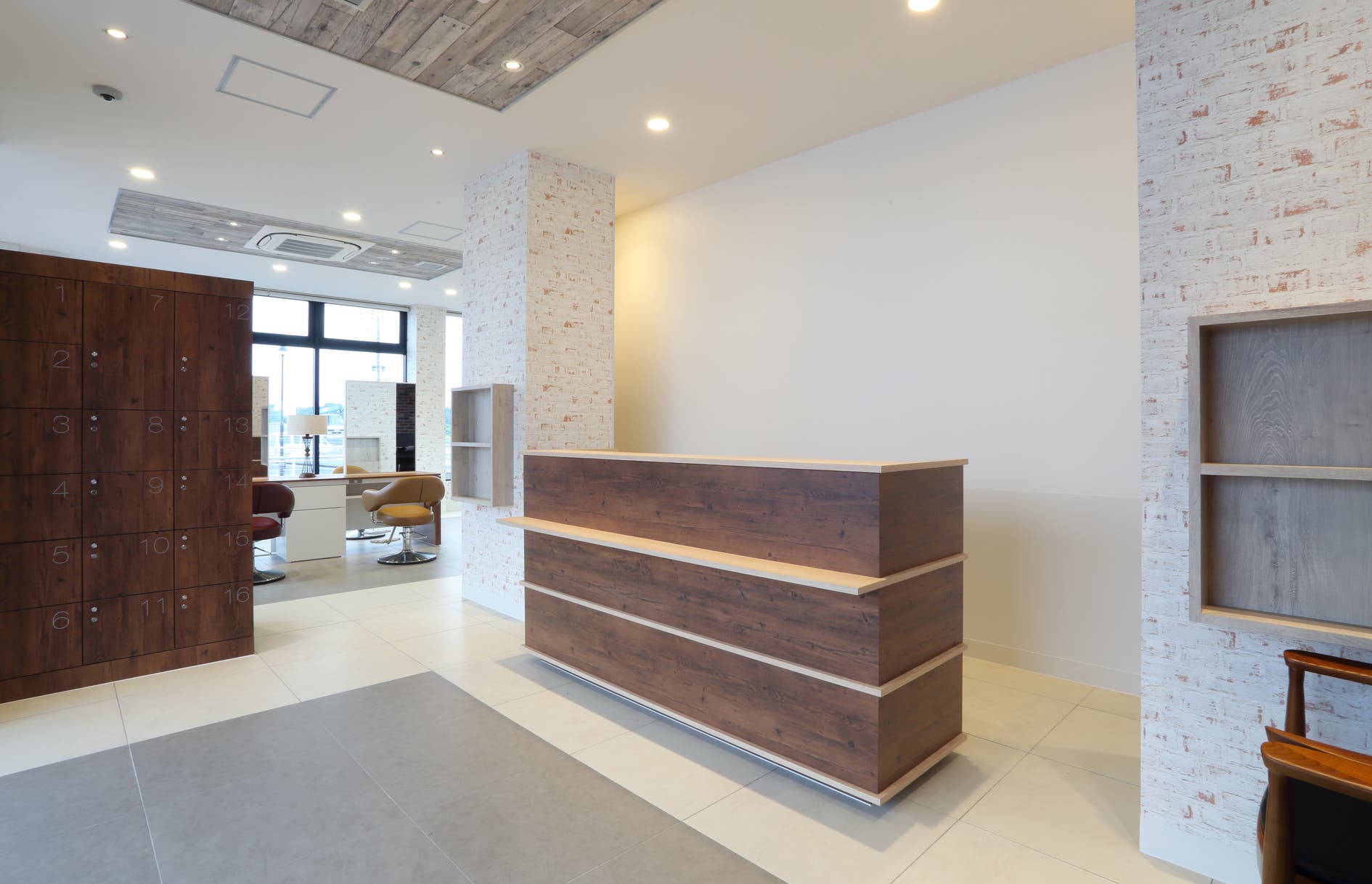 【EARTH 佐賀鳥栖店】カットオープン席★大型サロンに併設されたレンタルサロン✂︎フリーランス/個人練習/美容業に最適♪の写真5