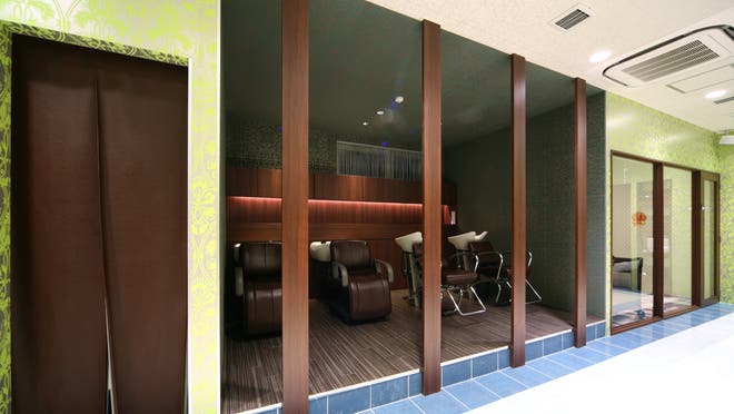 【EARTH 川口店】カット個室席★大型サロンに併設されたレンタルサロン✂︎フリーランス/個人練習/美容業に最適♪の写真2