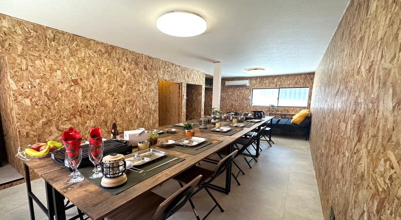 【一軒家貸切🏠室内バーベキュー🌭🍻高槻ベース】卓球台🏓無料駐車場🚙スーパー近く🏪🍅