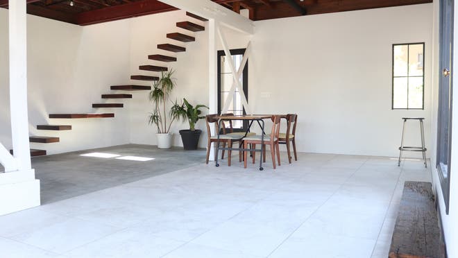 『スタジオフィールド』絵になる階段のある、庭付き自然光撮影スタジオ!インタビュー撮影、商品撮影などにの写真3