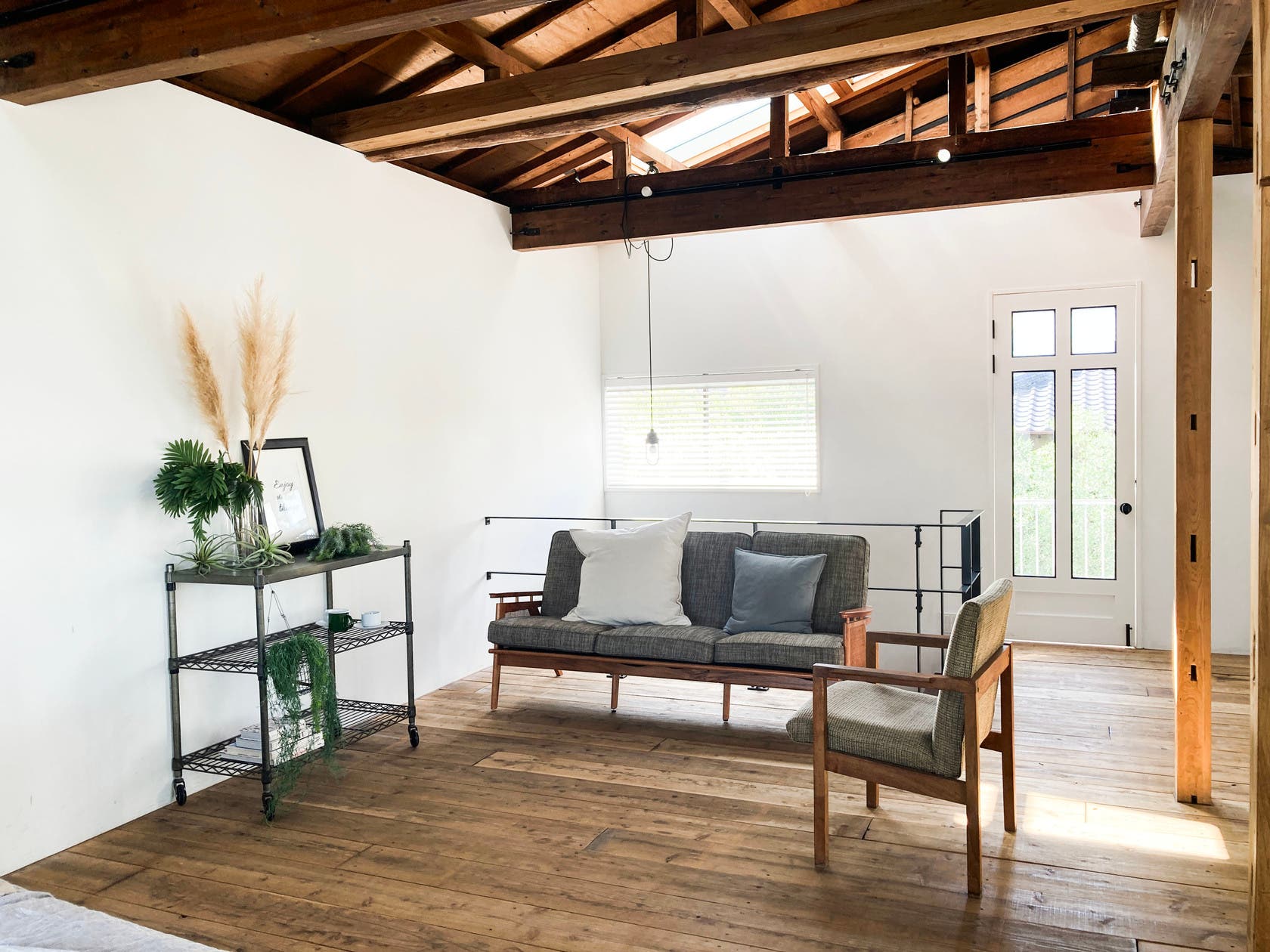 『スタジオフィールド』絵になる階段のある、庭付き自然光撮影スタジオ！インタビュー撮影、商品撮影などにの写真10