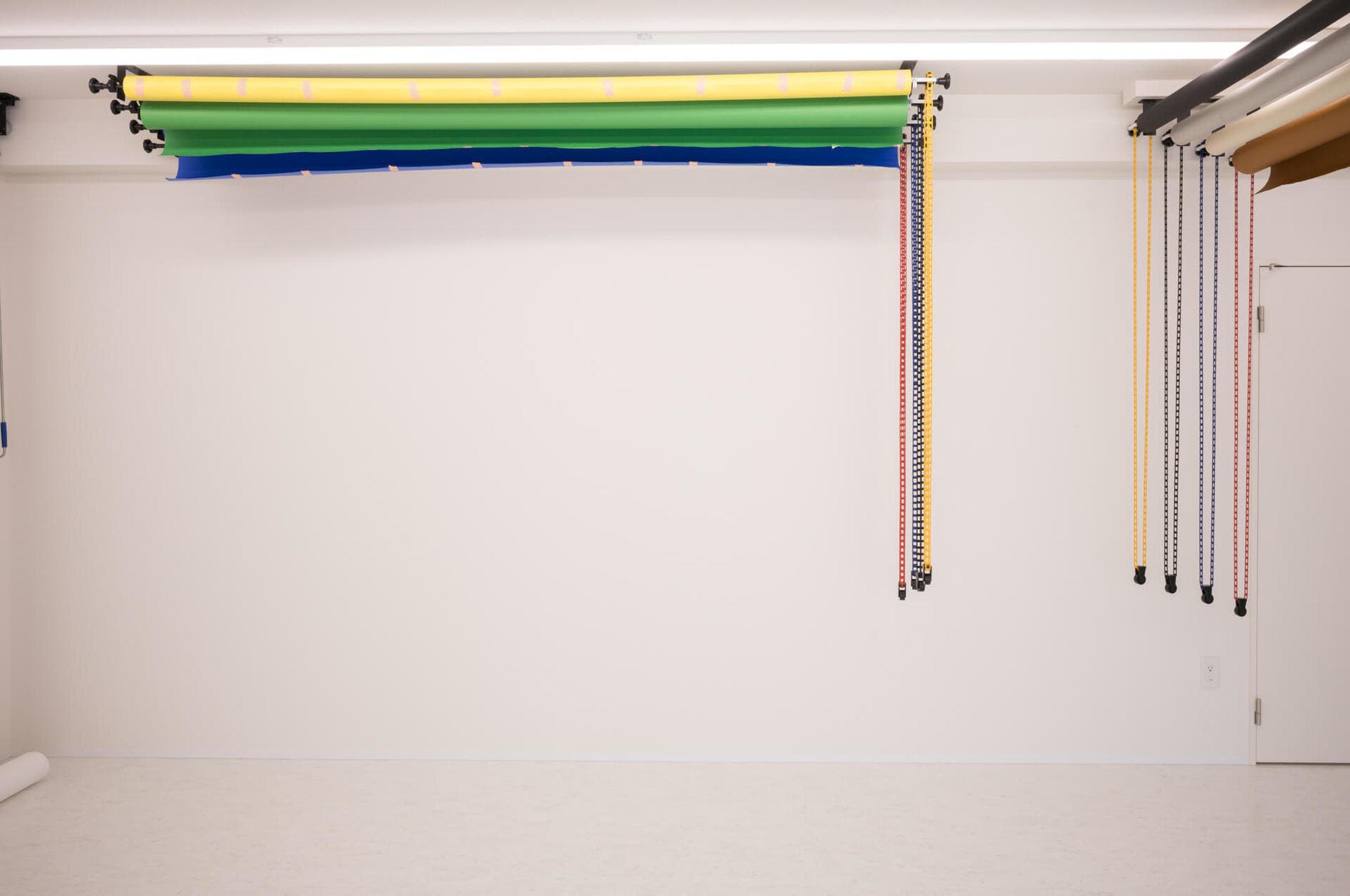 9色のバック紙と自然光撮影が楽しめるレンタル撮影スタジオの写真5