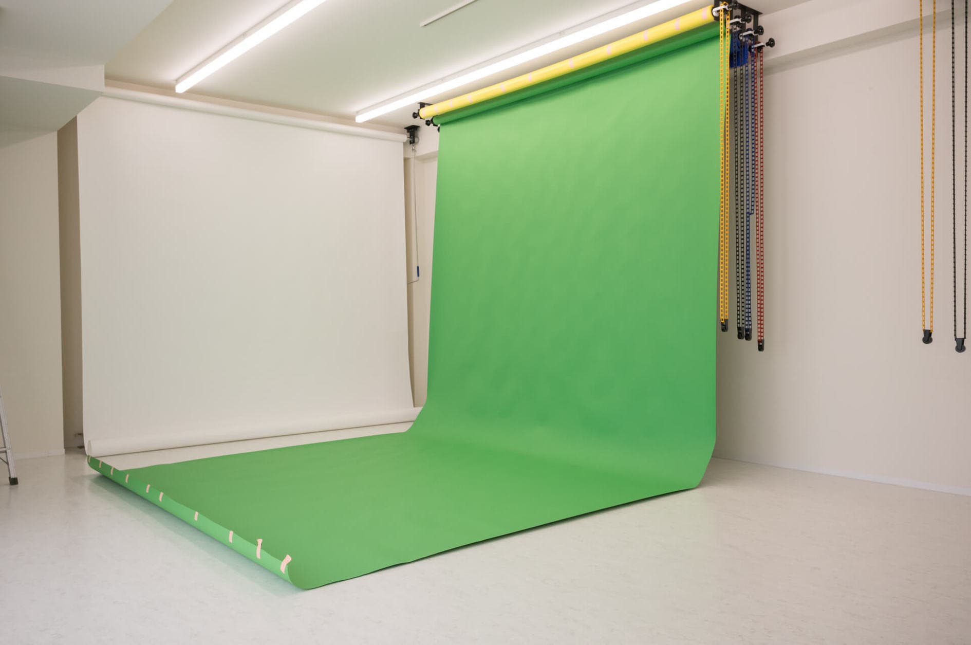 9色のバック紙と自然光撮影が楽しめるレンタル撮影スタジオの写真11