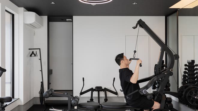 海まで30m。リモートワークしながら、いい波が来たらすぐ海へ。ジム・サーフィン・SUPなど、仕事と遊びが可能なスペースですの写真2