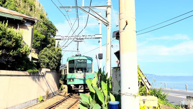 海まで30m。リモートワークしながら、いい波が来たらすぐ海へ。ジム・サーフィン・SUPなど、仕事と遊びが可能なスペースですの写真10