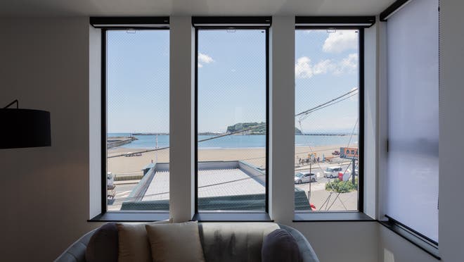 江ノ島ビュー‼一年中、日焼けを気にせず、海を感じる開放的な空間で、音楽を聴きながら夏の気分を味わい、ゆったりした時間を過ごせますの写真10