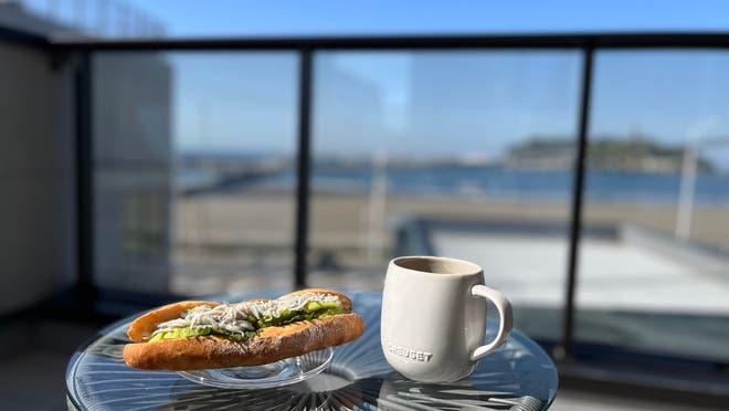 江ノ島ビュー‼一年中、日焼けを気にせず、海を感じる開放的な空間で、音楽を聴きながら夏の気分を味わい、ゆったりした時間を過ごせますの写真14