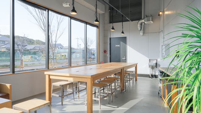 日当たりのいいMTGスペース。天井は3m! の写真1