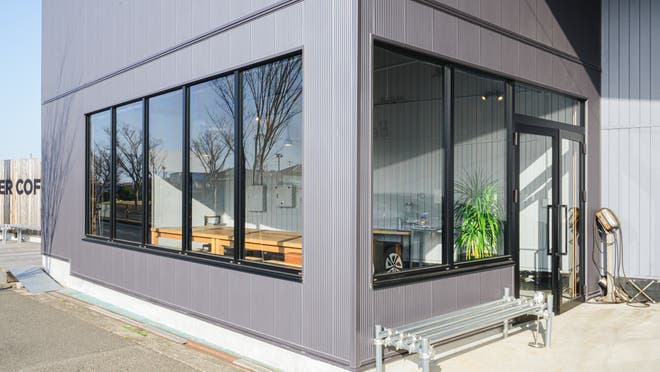 日当たりのいいMTGスペース。天井は3m! の写真2