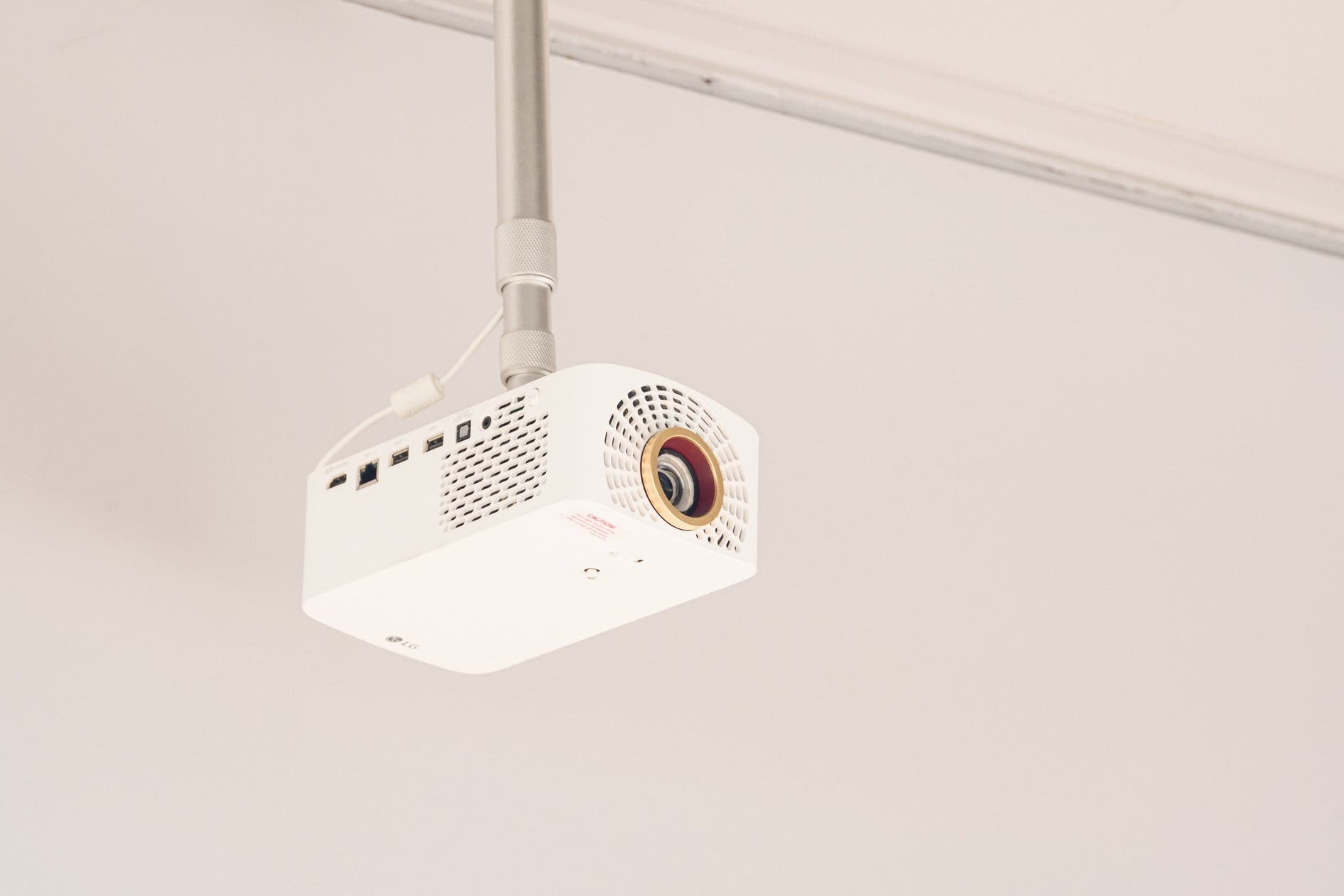 日当たりのいいMTGスペース。天井は３m！  の写真5