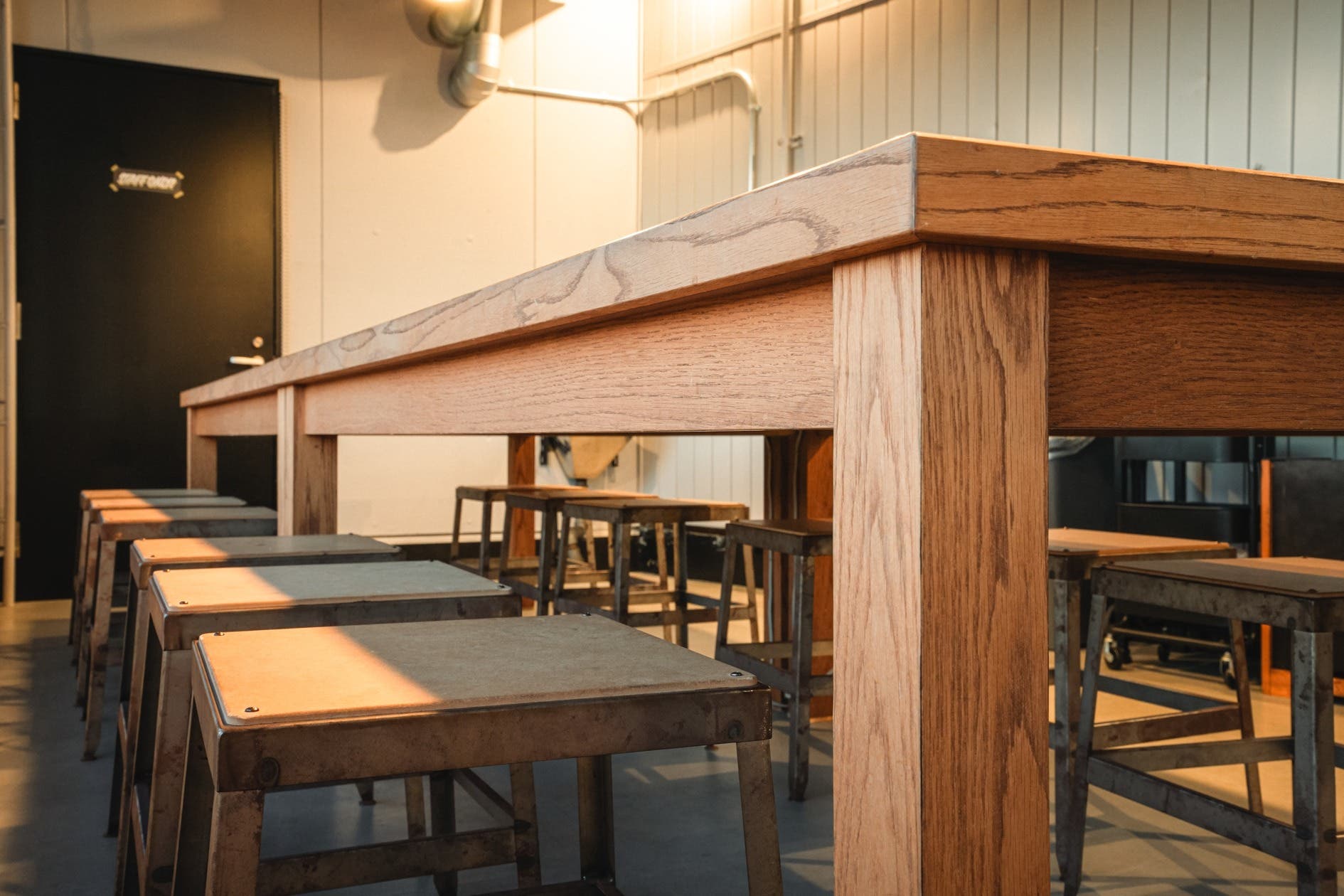 日当たりのいいMTGスペース。天井は３m！  の写真7