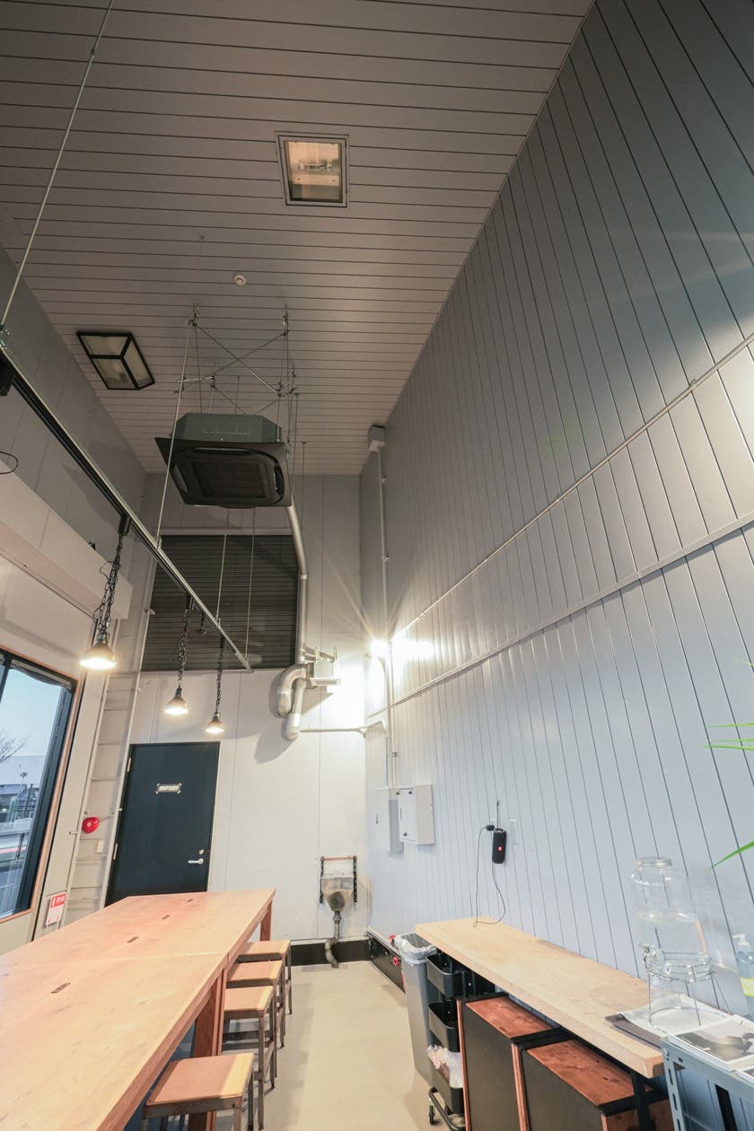 日当たりのいいMTGスペース。天井は３m！  の写真8