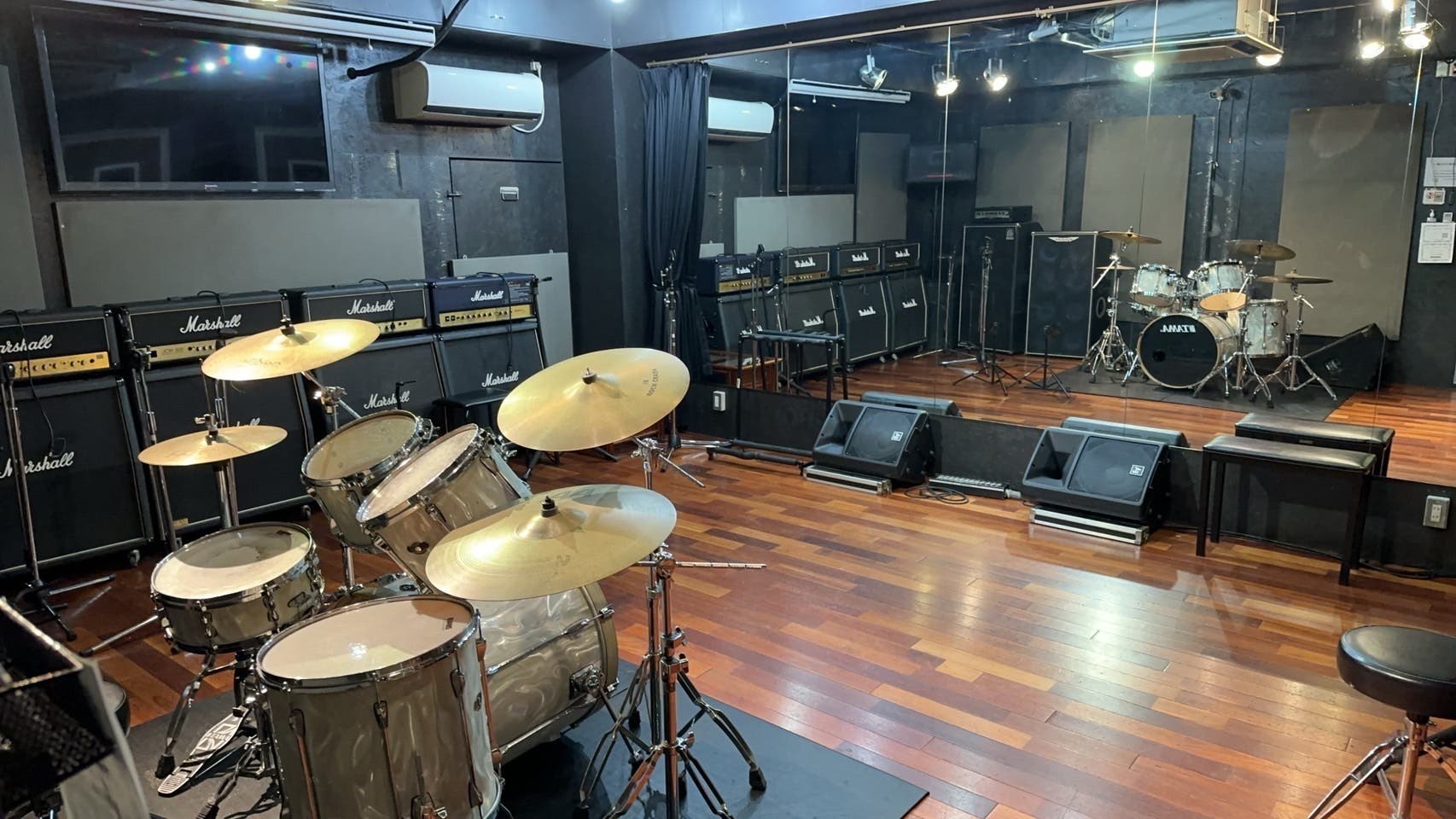 【駅近/無料駐車場有】🎸バンド・ダンス練習に使える完全防音・音響設備完備のAスタジオの写真4