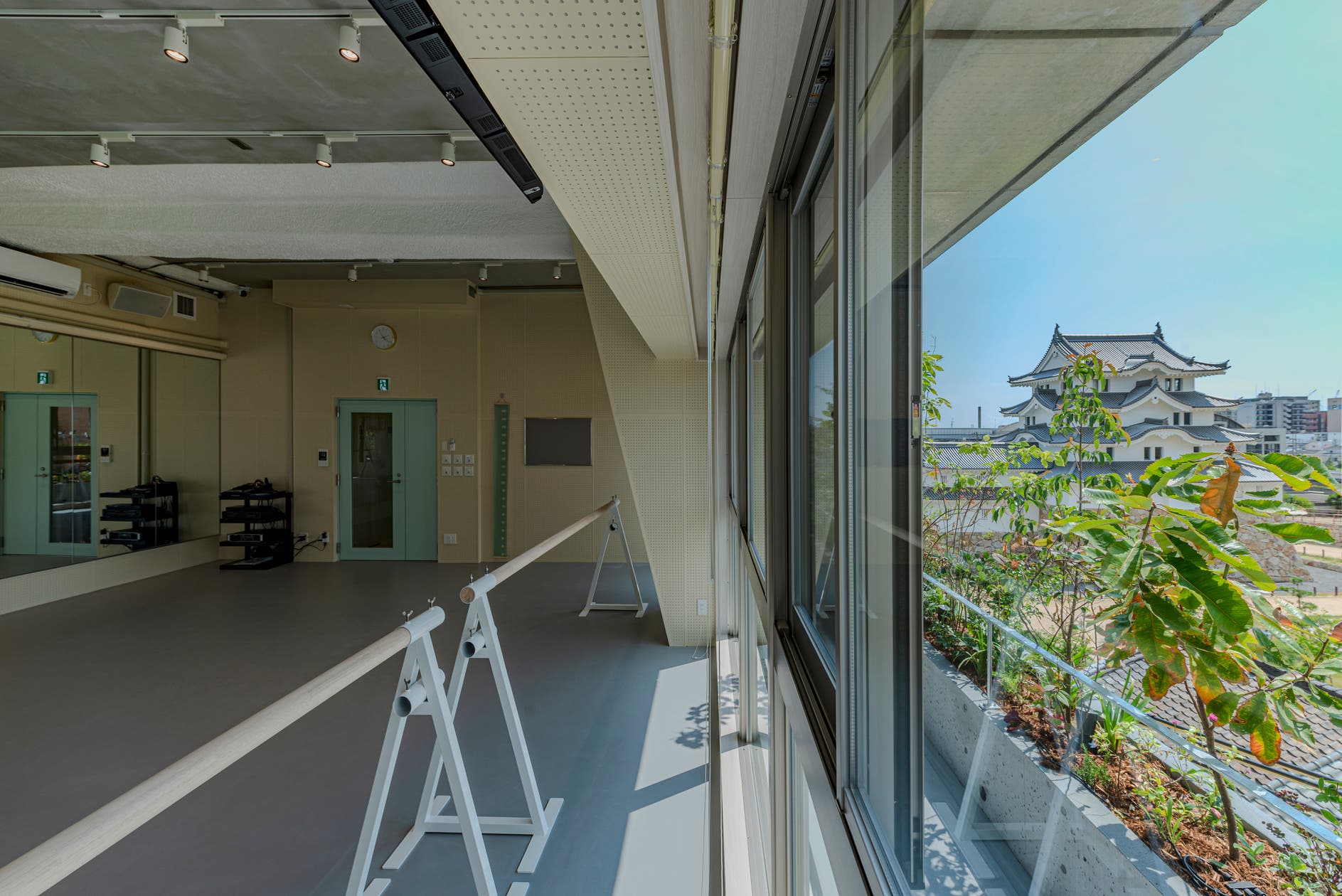 ＜vert studio＞大型鏡🕺レッスンバー🩰更衣室👚ベランダ付き☀️バレエ/ダンス/ヨガ/撮影の写真7