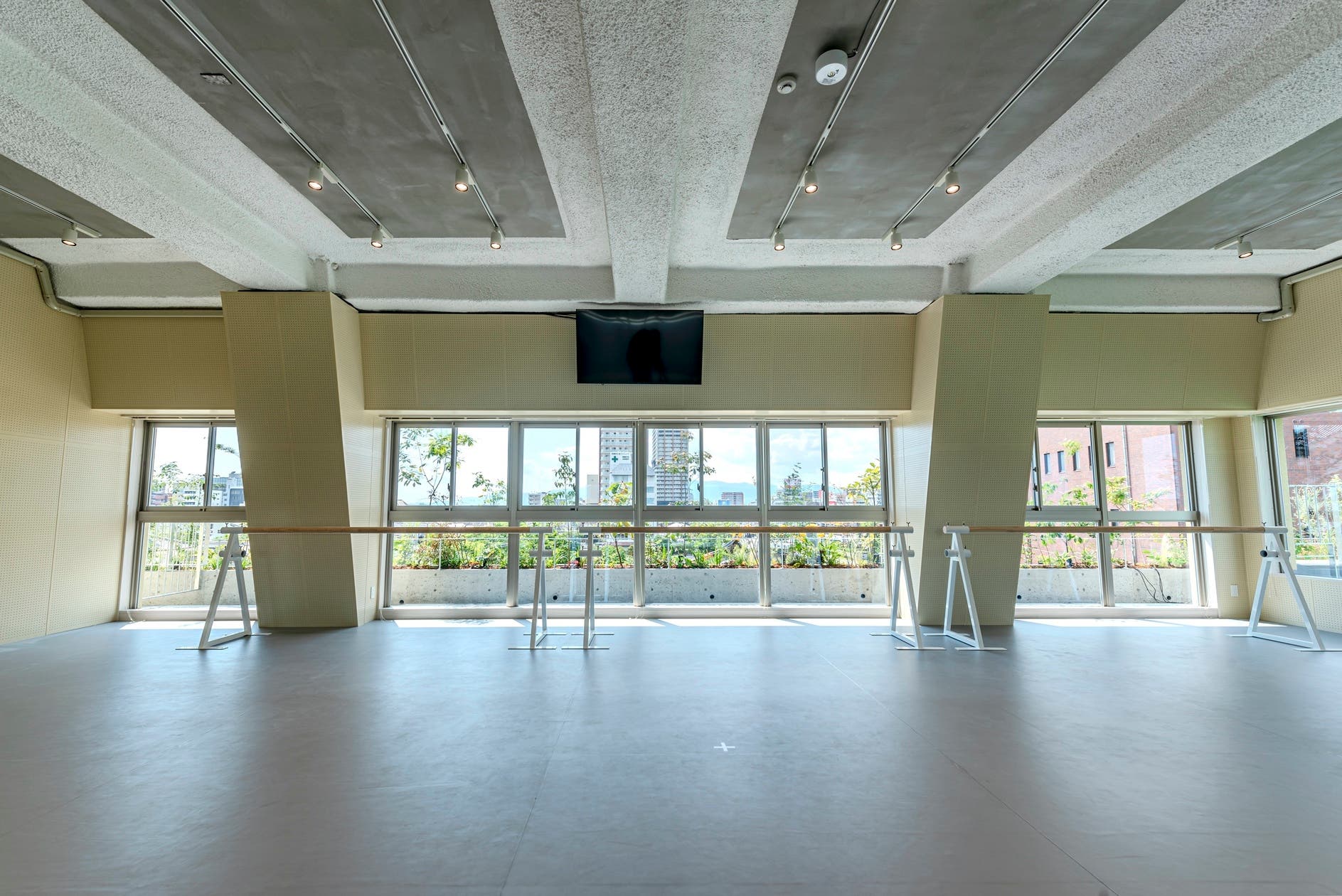 ＜vert studio＞大型鏡🕺レッスンバー🩰更衣室👚ベランダ付き☀️バレエ/ダンス/ヨガ/撮影の写真5