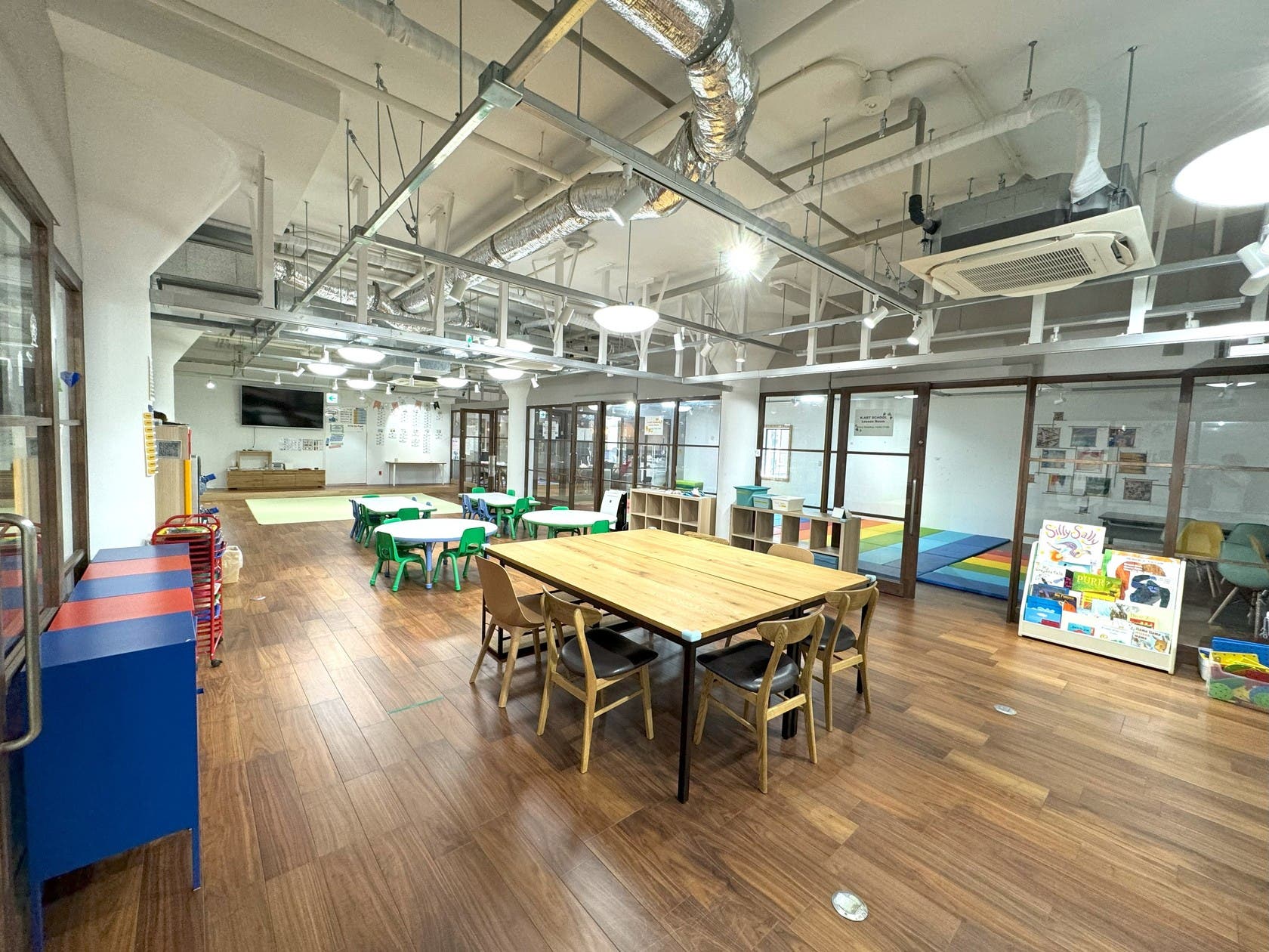 【桜木町／馬車道：ラウンジルーム】駅近好立地！お子様連れ大歓迎✨パーティーにぴったり🚠🚢オプションでキッチン利用も可能🧑‍🍳の写真6