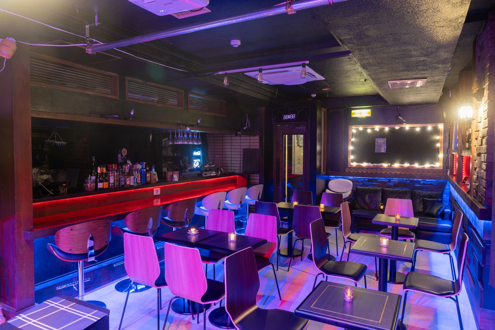 新大久保駅徒歩1分、楽器演奏、トークイベント、大人数のパーティーで使用可能です！の写真3