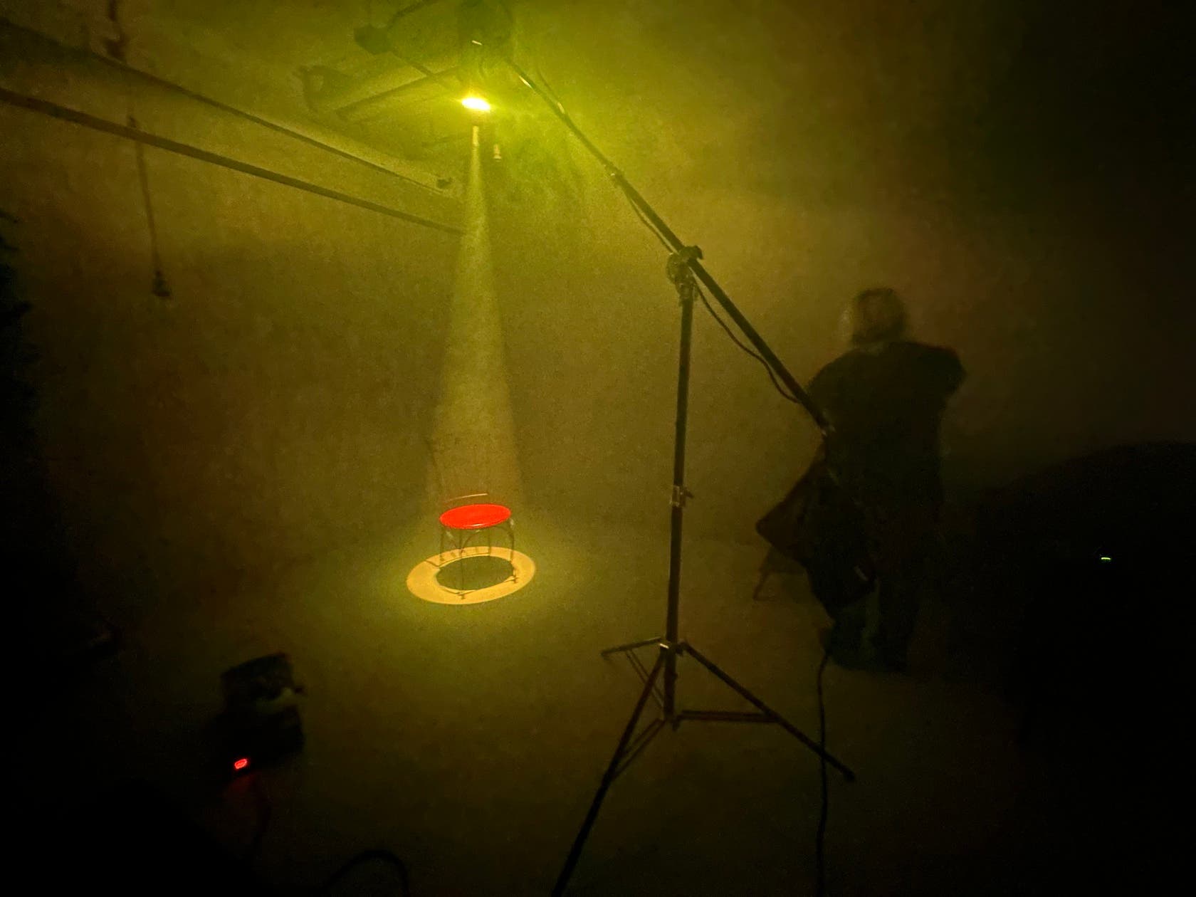 【控室有】モルタル・クンクリート・漆喰壁のある撮影スタジオ/コニカルスヌート/スワッグ/観葉植物/自然光の写真16