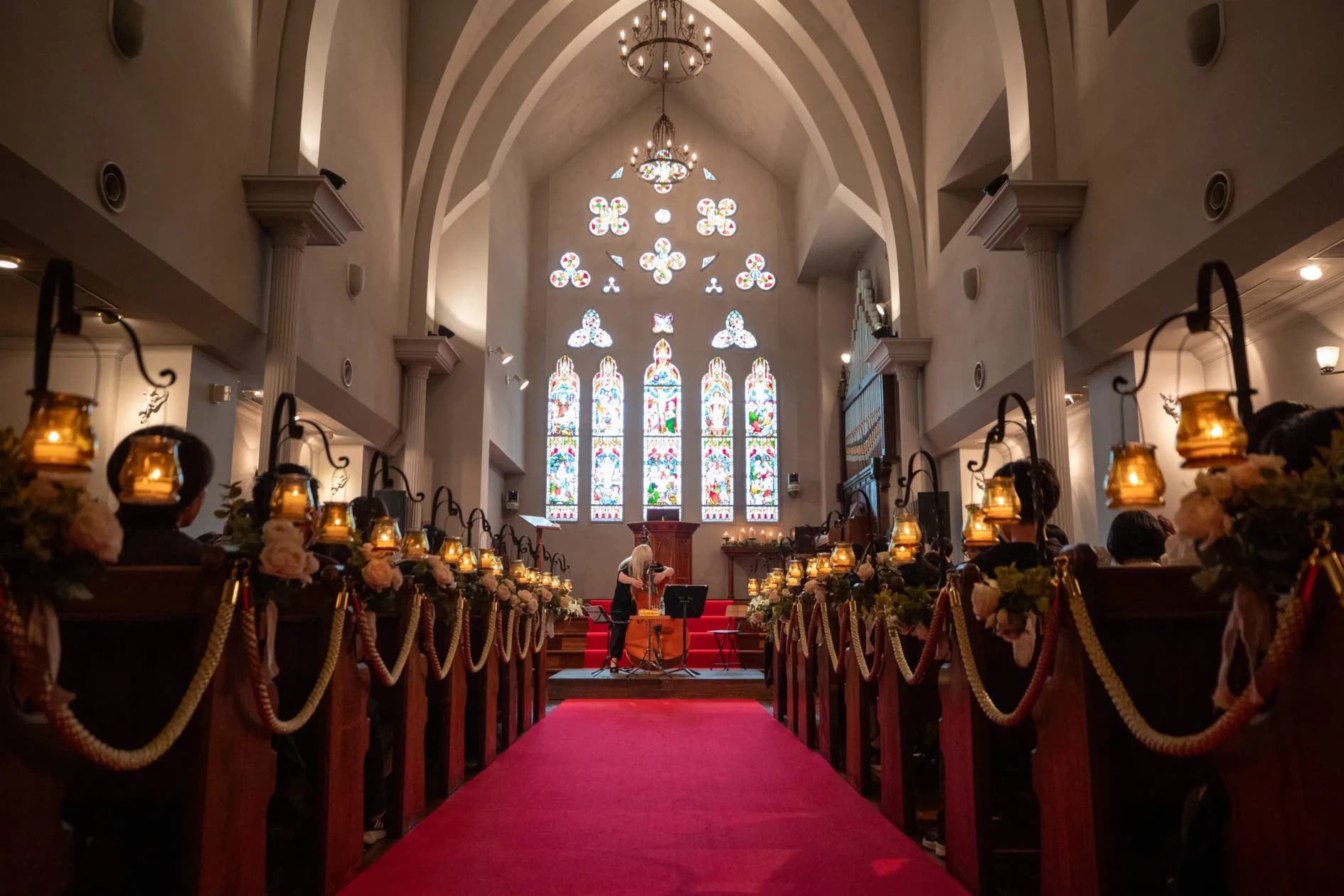 【 貸切チャペル 】京都の街中にあるステンドグラス輝く大聖堂（演奏会/コンサート/MV撮影）の写真5