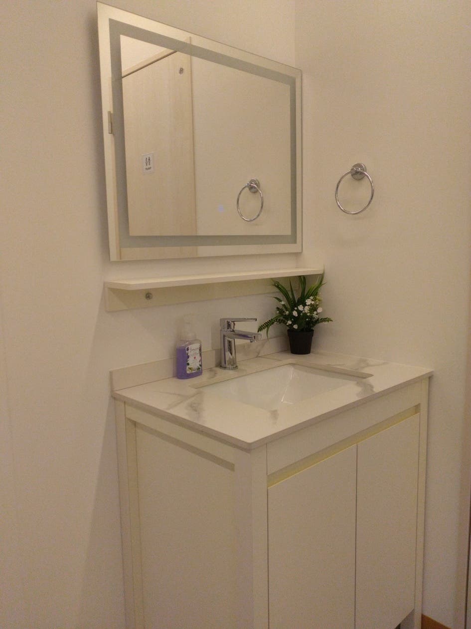 新小岩駅から徒歩4分　2階会議室　長机8台・着席人数30名の写真12