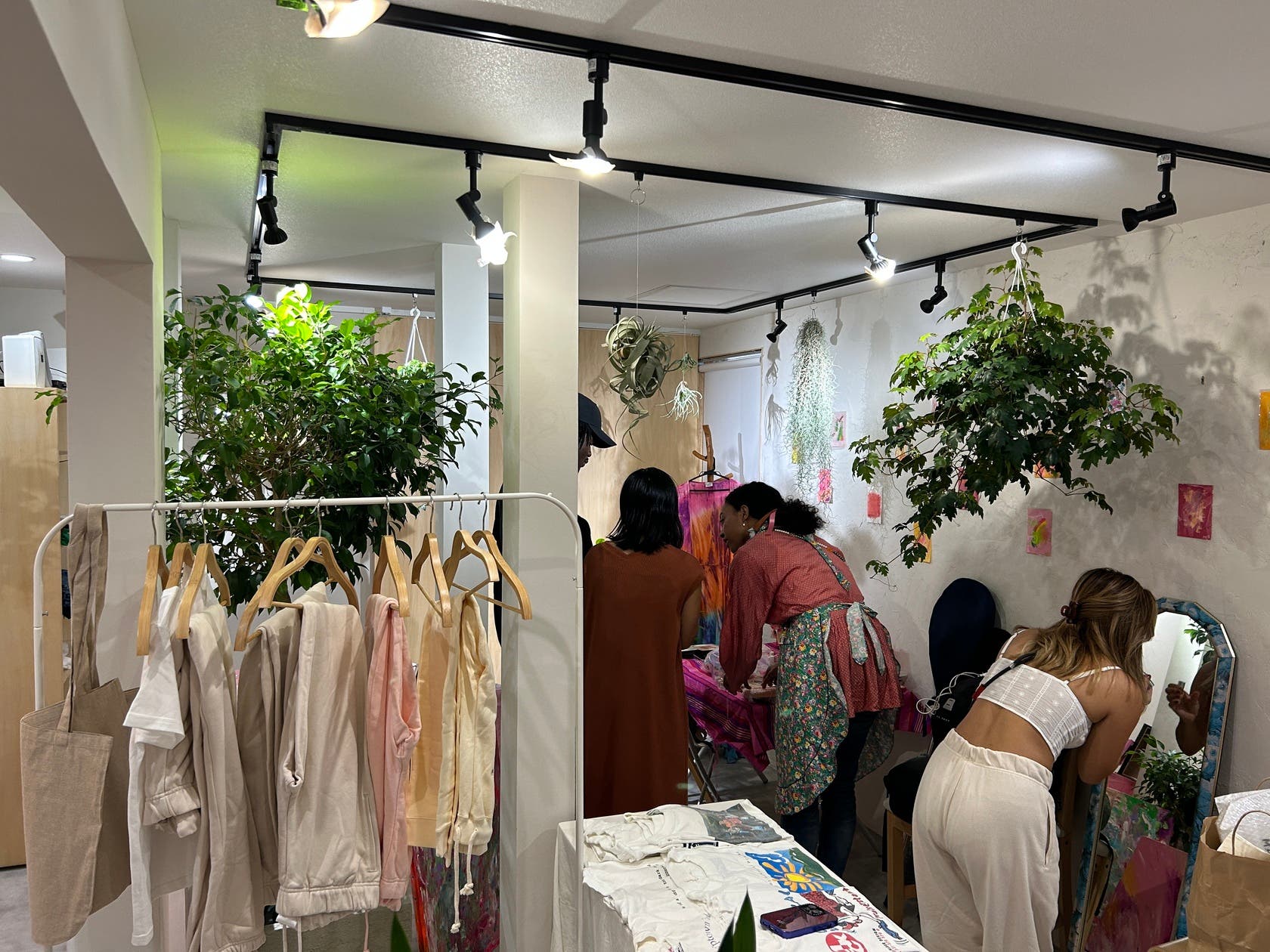 年末年始キャンペーン🎍吉祥寺駅徒歩7分｜ポップアップショップ・ワークショップ・アパレル販売　おしゃれで綺麗な白壁の写真7