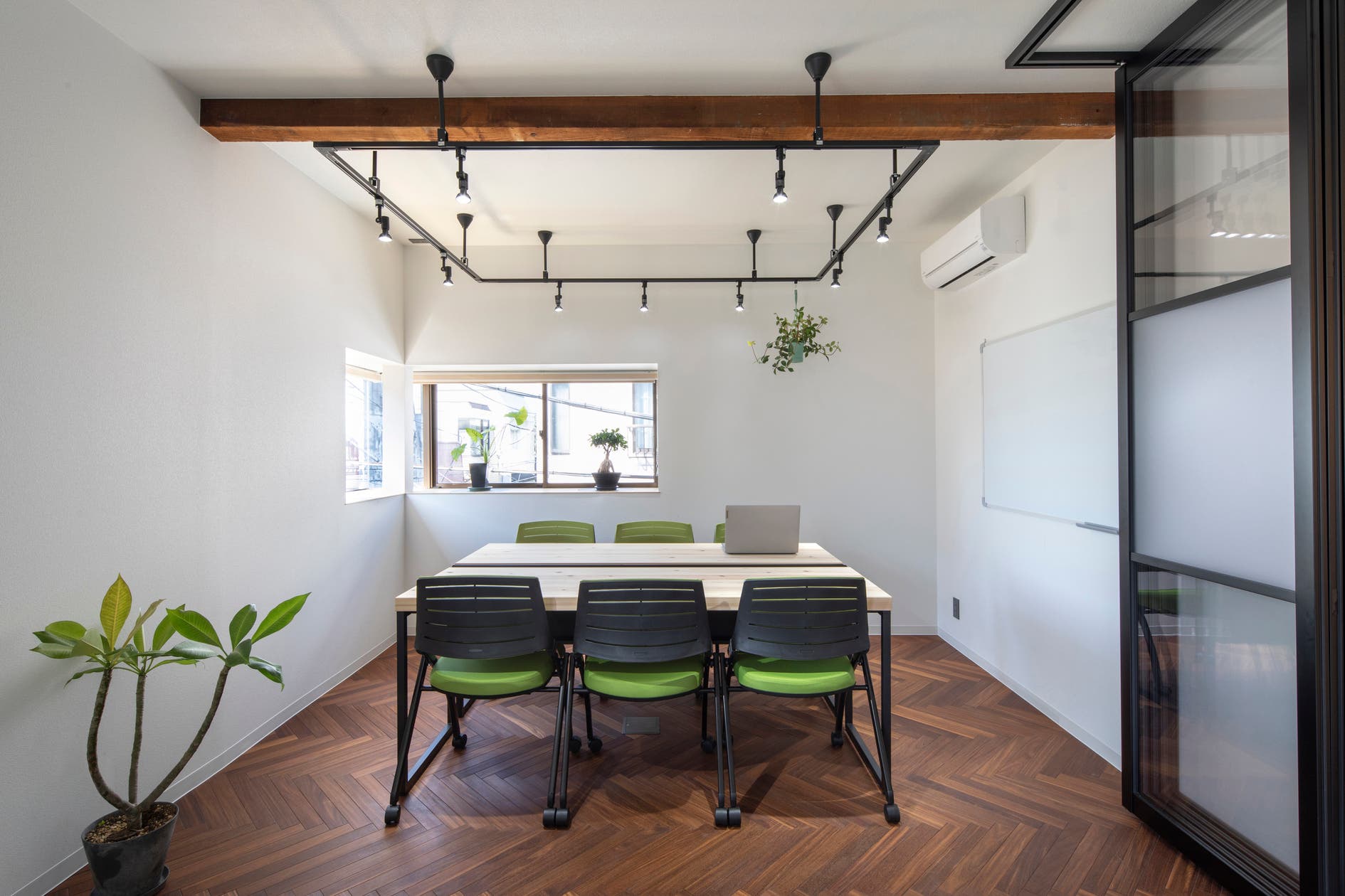 年末年始キャンペーン🎍吉祥寺駅徒歩7分｜ワーキングスペース＋ミーティングスペース|高速WiFi・プロジェクター貸出の写真8